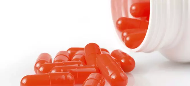 Pillen a Medikamenter fir Bauchschmerzen