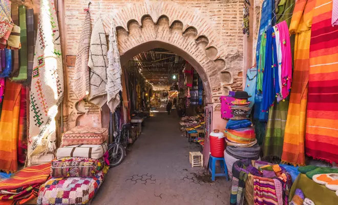 A ruhákat, amelyeket figyelembe kell vennie, ha Marokkóba utazik