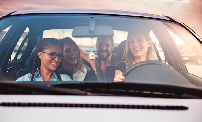 Que tópicos de conversa você pode trazer para viajar em um carro compartilhado?