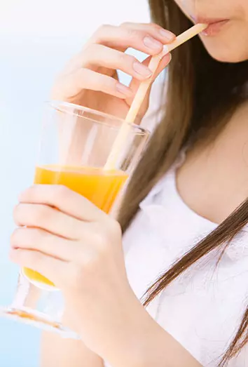 The best drinks to relieve a sore throat