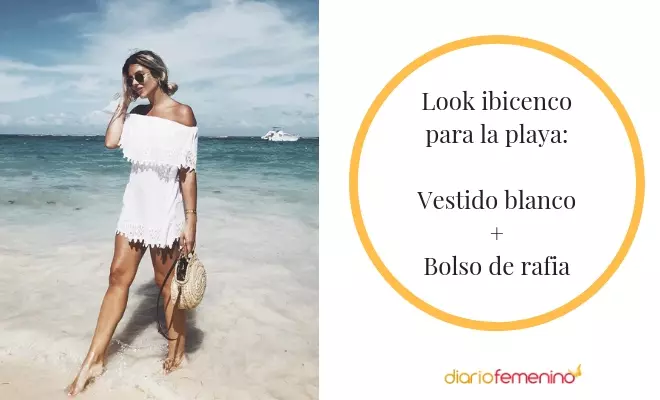 Ibizas outfit par excellence är den vita klänningen för att gå till stranden