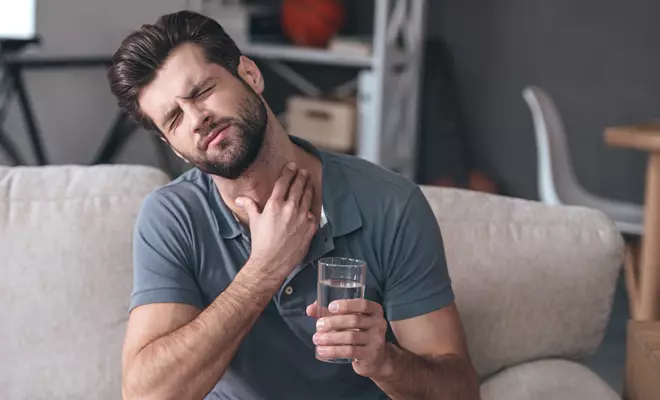 冷たい飲み物と喉の痛み