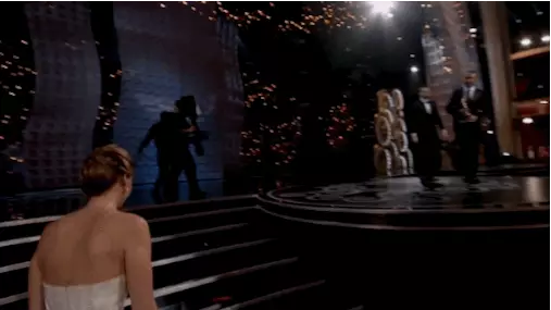 Jennifer Lawrence Düşmek