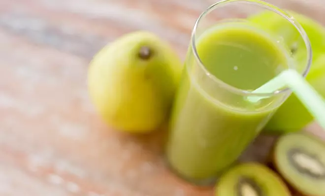 kiwi ແລະ pear smoothies