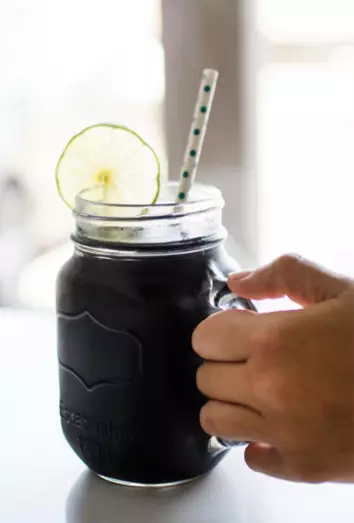 Activated charcoal detox juice